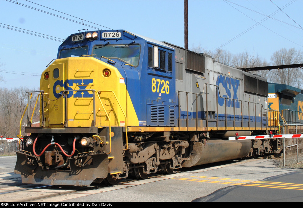 CSX 8726 Q703-16